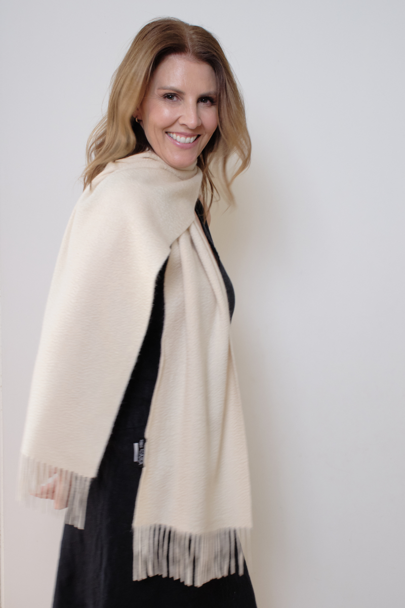 Cashmere Lara Scarf in Cream | Effortless Elegance – Cara Cashmere